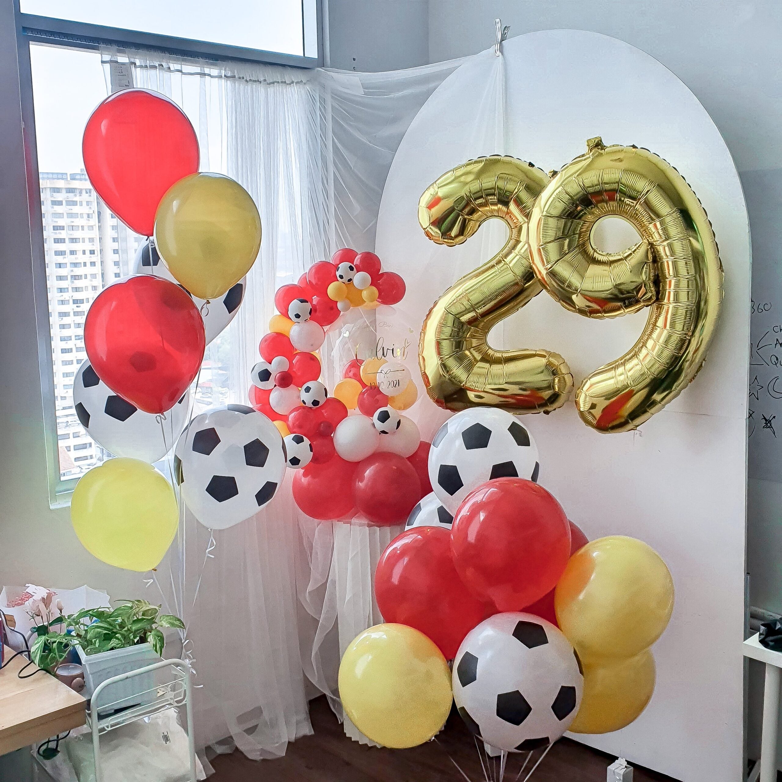 INCREDIBLE – Baba Balloon